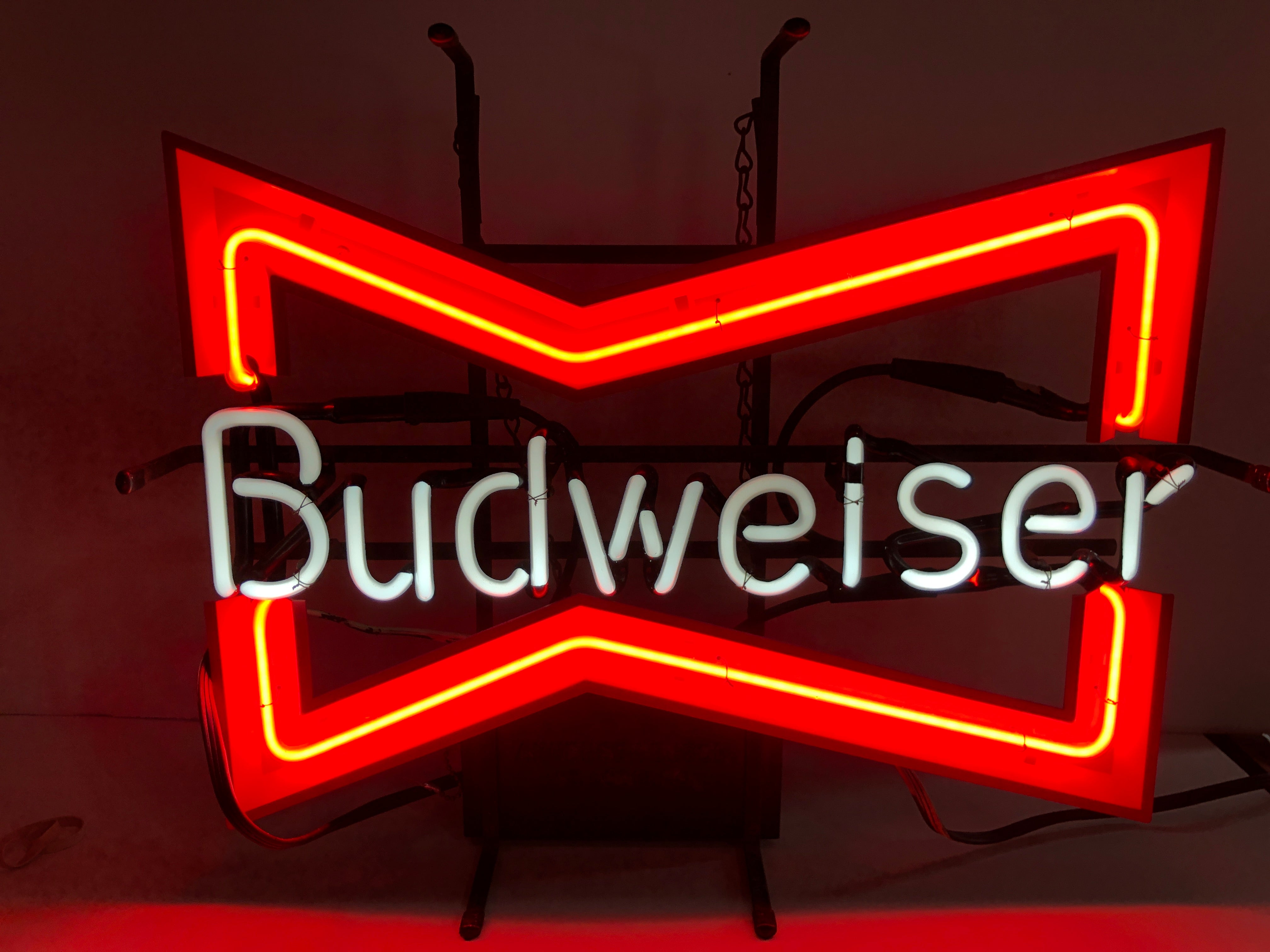 Budweiser Neon Light – AnTiki G's